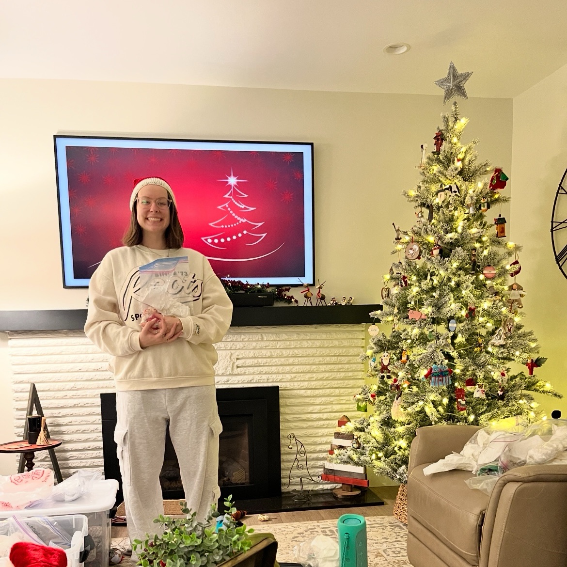 Decorating the Christmas Tree | Daily-Ink by David Truss